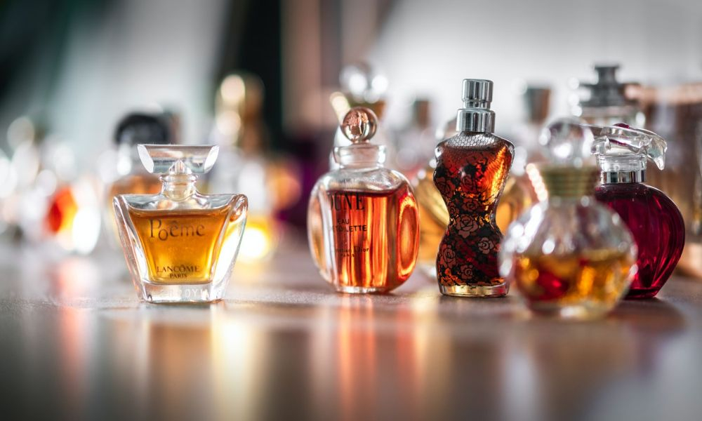 Parfum Femme Qui Sent Trop Bon 10 Fragrances Qui Font Tourner La T te Parfum Femme Qui Sent Trop Bon 10 Fragrances Qui Font Tourner La T te
